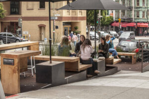 公共R不動産 | 路上駐車場を小さな公園へ Park(ing)Day／Parklet